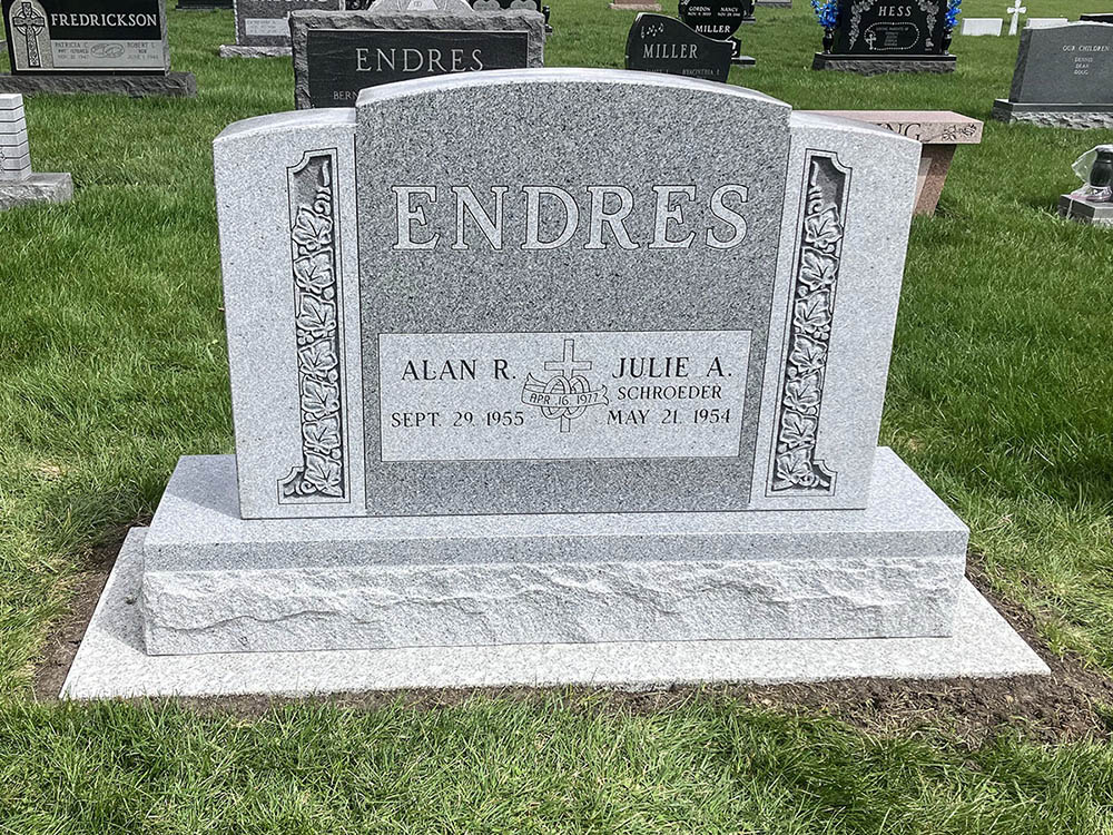 Memorial Design Gallery | Pechmann Memorials, Inc.